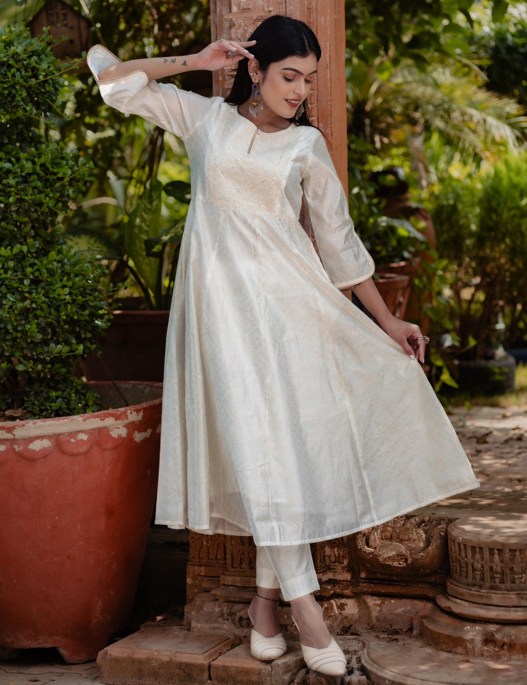 DEVIKA KURTA SET – Threads of Identity